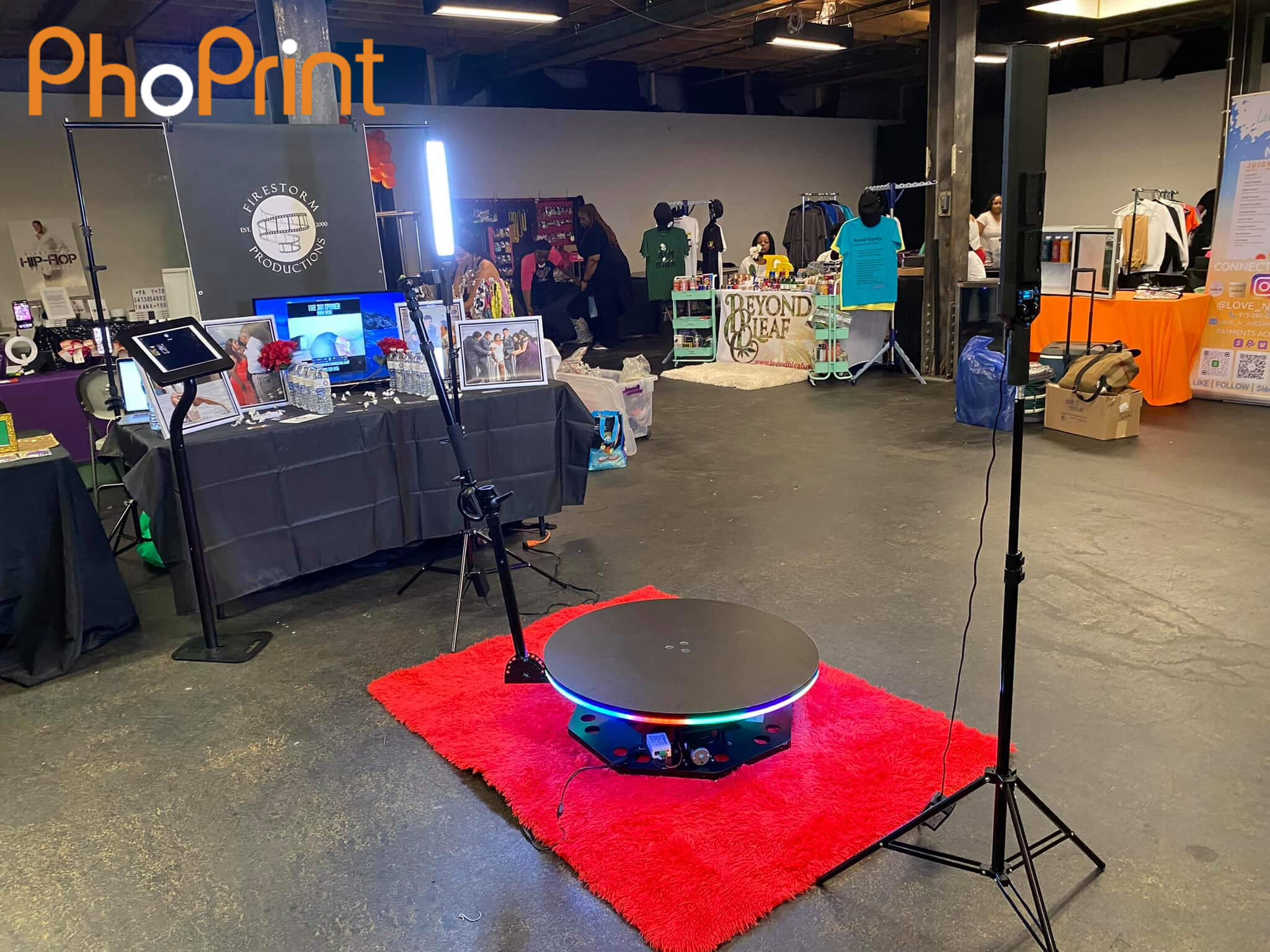 How to choose 360 photo booth? - PhoPrint